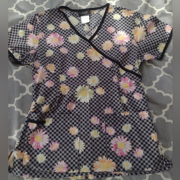 Cherokee | Tops | Cherokee Daisy Scrub Top Xs | Poshmark